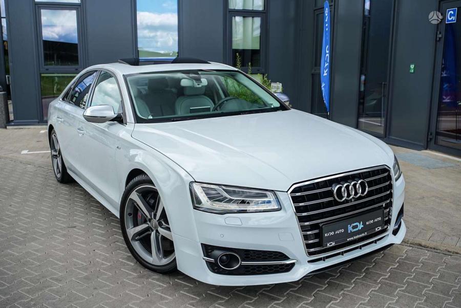 White Audi S8 2013 in Kaunas, with an engine capacity of 3.99 L and mileage of 198 thousand km for 23750 €, photo 4 on AUTOMOTO.COM.LV
