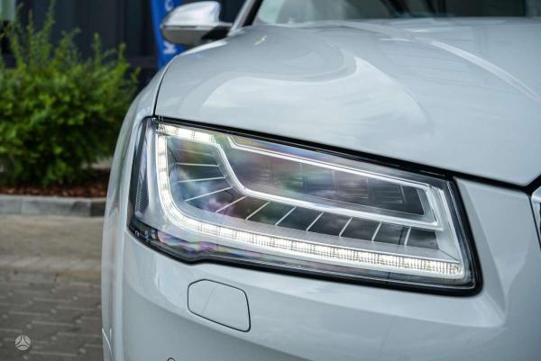 White Audi S8 2013 in Kaunas, with an engine capacity of 3.99 L and mileage of 198 thousand km for 23750 €, photo 7 on AUTOMOTO.COM.LV