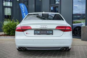 White Audi S8 2013 in Kaunas, with an engine capacity of 3.99 L and mileage of 198 thousand km for 23750 €, photo 13 on AUTOMOTO.COM.LV