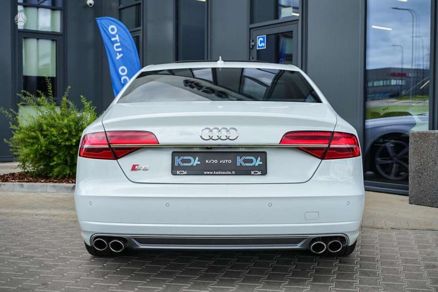 White Audi S8 2013 in Kaunas, with an engine capacity of 3.99 L and mileage of 198 thousand km for 23750 €, photo 13 on AUTOMOTO.COM.LV