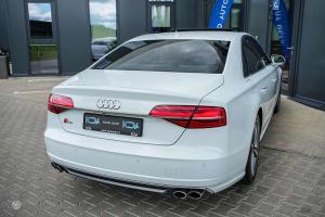 White Audi S8 2013 in Kaunas, with an engine capacity of 3.99 L and mileage of 198 thousand km for 23750 €, photo 14 on AUTOMOTO.COM.LV