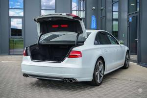 White Audi S8 2013 in Kaunas, with an engine capacity of 3.99 L and mileage of 198 thousand km for 23750 €, photo 15 on AUTOMOTO.COM.LV