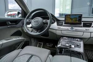 White Audi S8 2013 in Kaunas, with an engine capacity of 3.99 L and mileage of 198 thousand km for 23750 €, photo 19 on AUTOMOTO.COM.LV
