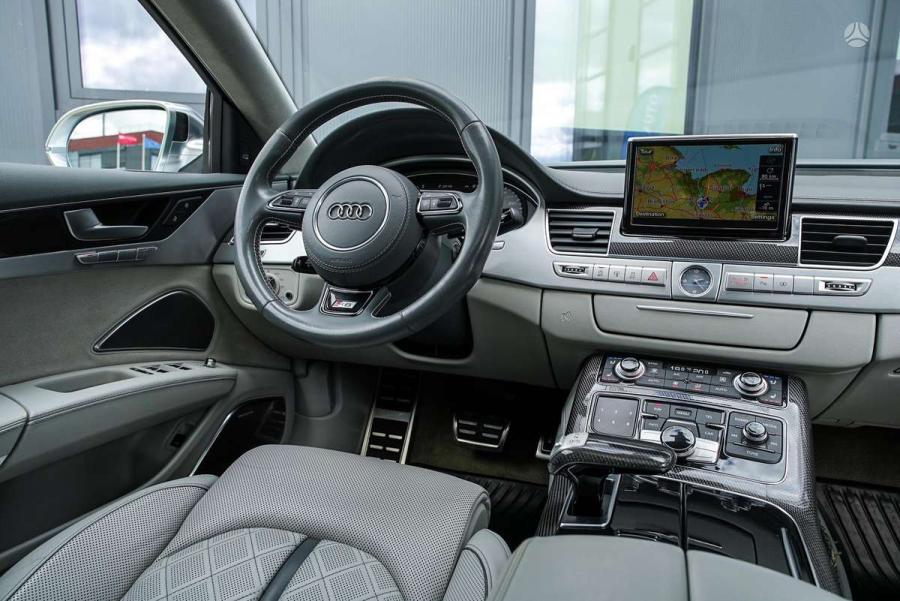 White Audi S8 2013 in Kaunas, with an engine capacity of 3.99 L and mileage of 198 thousand km for 23750 €, photo 19 on AUTOMOTO.COM.LV