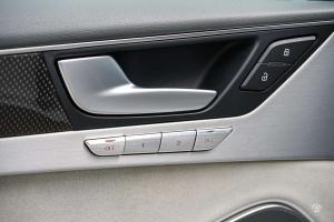 White Audi S8 2013 in Kaunas, with an engine capacity of 3.99 L and mileage of 198 thousand km for 23750 €, photo 32 on AUTOMOTO.COM.LV