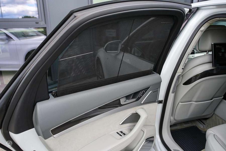White Audi S8 2013 in Kaunas, with an engine capacity of 3.99 L and mileage of 198 thousand km for 23750 €, photo 44 on AUTOMOTO.COM.LV