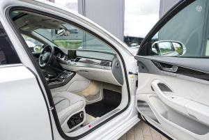 White Audi S8 2013 in Kaunas, with an engine capacity of 3.99 L and mileage of 198 thousand km for 23750 €, photo 47 on AUTOMOTO.COM.LV