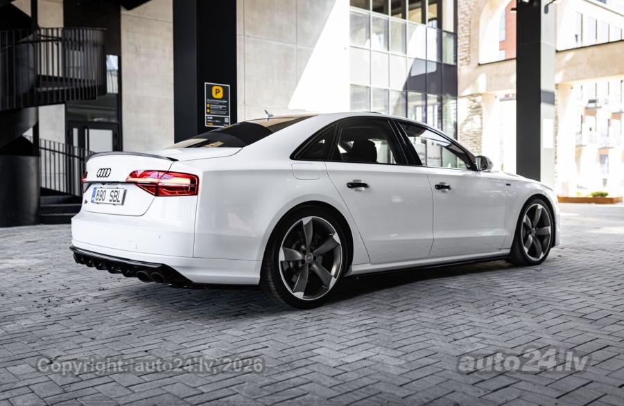 White Audi S8 2015 in Tallinn, with an engine capacity of 4.00 L and mileage of 178 thousand km for 33900 €, photo 6 on AUTOMOTO.COM.LV