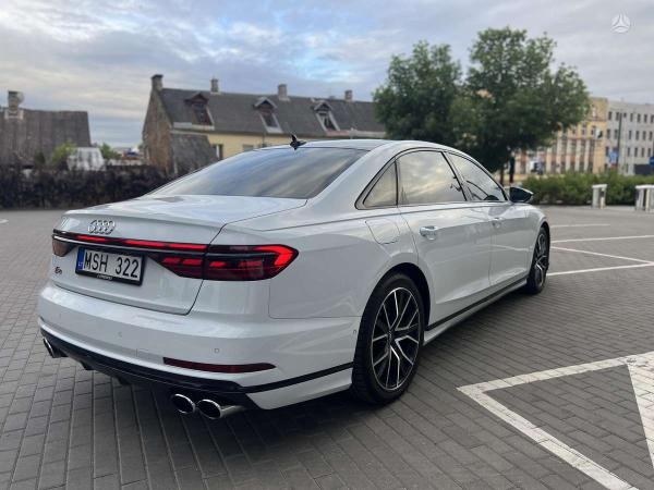 White Audi S8 2020 in Vilnius, with an engine capacity of 4.00 L and mileage of 28 thousand km for 65900 €, photo 3 on AUTOMOTO.COM.LV