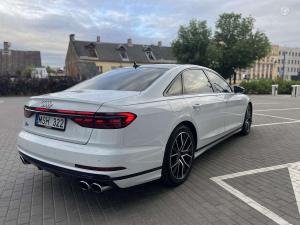 White Audi S8 2020 in Vilnius, with an engine capacity of 4.00 L and mileage of 28 thousand km for 65900 €, photo 4 on AUTOMOTO.COM.LV