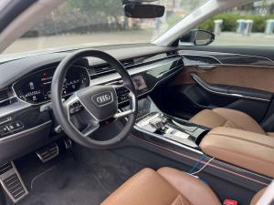 White Audi S8 2020 in Vilnius, with an engine capacity of 4.00 L and mileage of 28 thousand km for 65900 €, photo 8 on AUTOMOTO.COM.LV
