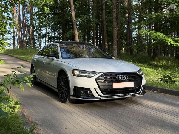 White Audi S8 2020 in Vilnius, with an engine capacity of 4.00 L and mileage of 109 thousand km for 61499 €, photo 3 on AUTOMOTO.COM.LV