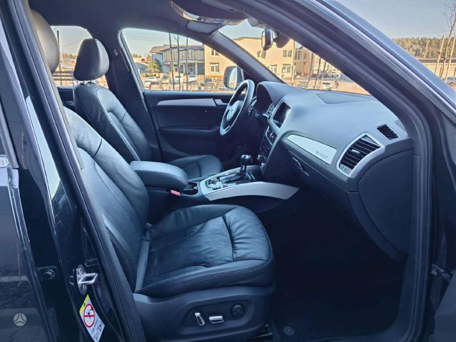 Black Audi SQ5 2013 in Vilnius, with an engine capacity of 2.97 L and mileage of 261 thousand km for 14500 €, photo 13 on AUTOMOTO.COM.LV
