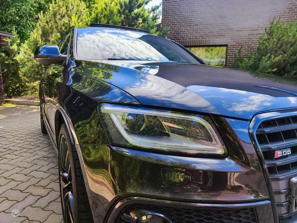 Black Audi SQ5 2013 in Kaunas, with an engine capacity of 2.97 L and mileage of 234 thousand km for 17999 €, photo 9 on AUTOMOTO.COM.LV