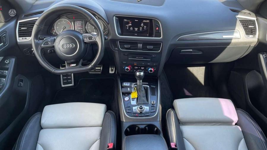 Black Audi SQ5 2013 in Marijampole, with an engine capacity of 2.97 L and mileage of 281 thousand km for 13990 €, photo 3 on AUTOMOTO.COM.LV