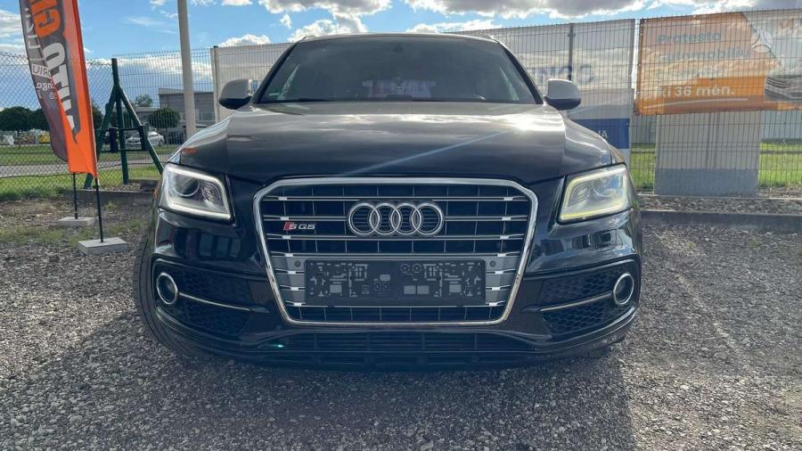 Black Audi SQ5 2013 in Marijampole, with an engine capacity of 2.97 L and mileage of 281 thousand km for 13990 €, photo 9 on AUTOMOTO.COM.LV