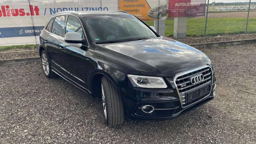 Black Audi SQ5 2013 in Marijampole, with an engine capacity of 2.97 L and mileage of 281 thousand km for 13990 €, photo 10 on AUTOMOTO.COM.LV
