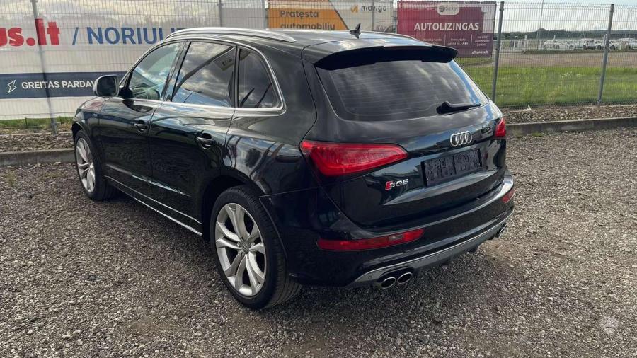 Black Audi SQ5 2013 in Marijampole, with an engine capacity of 2.97 L and mileage of 281 thousand km for 13990 €, photo 16 on AUTOMOTO.COM.LV