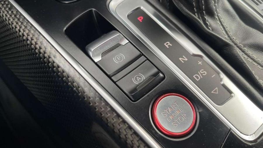 Black Audi SQ5 2013 in Marijampole, with an engine capacity of 2.97 L and mileage of 281 thousand km for 13990 €, photo 23 on AUTOMOTO.COM.LV