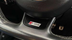 Black Audi SQ5 2013 in Marijampole, with an engine capacity of 2.97 L and mileage of 281 thousand km for 13990 €, photo 36 on AUTOMOTO.COM.LV