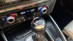 Black Audi SQ5 2013 in Marijampole, with an engine capacity of 2.97 L and mileage of 281 thousand km for 13990 €, photo 38 on AUTOMOTO.COM.LV