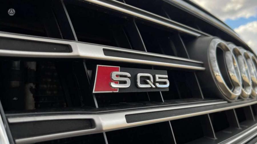 Black Audi SQ5 2013 in Marijampole, with an engine capacity of 2.97 L and mileage of 281 thousand km for 13990 €, photo 45 on AUTOMOTO.COM.LV