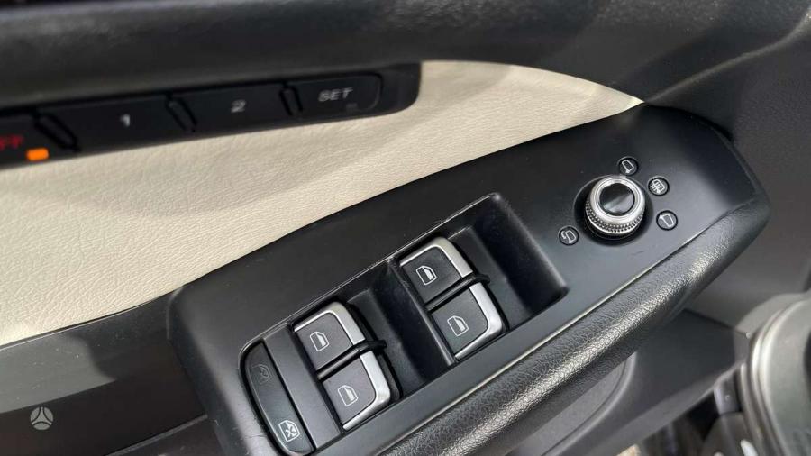 Black Audi SQ5 2013 in Marijampole, with an engine capacity of 2.97 L and mileage of 281 thousand km for 13990 €, photo 46 on AUTOMOTO.COM.LV