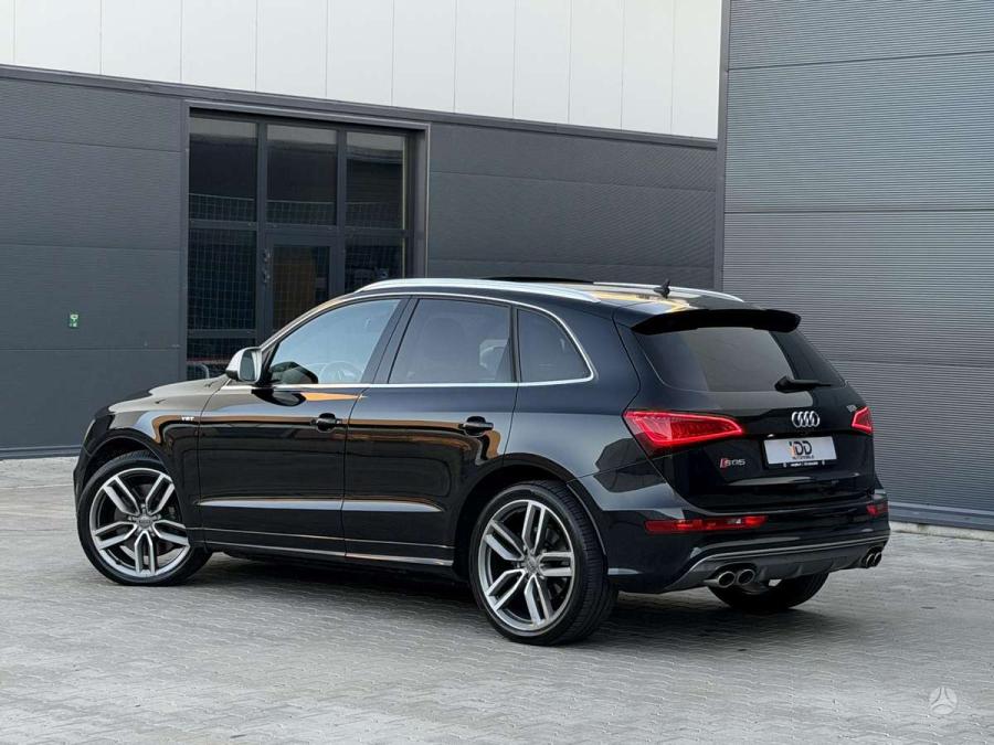 Black Audi SQ5 2013 in Kaunas, with an engine capacity of 2.97 L and mileage of 294 thousand km for 13690 €, photo 4 on AUTOMOTO.COM.LV