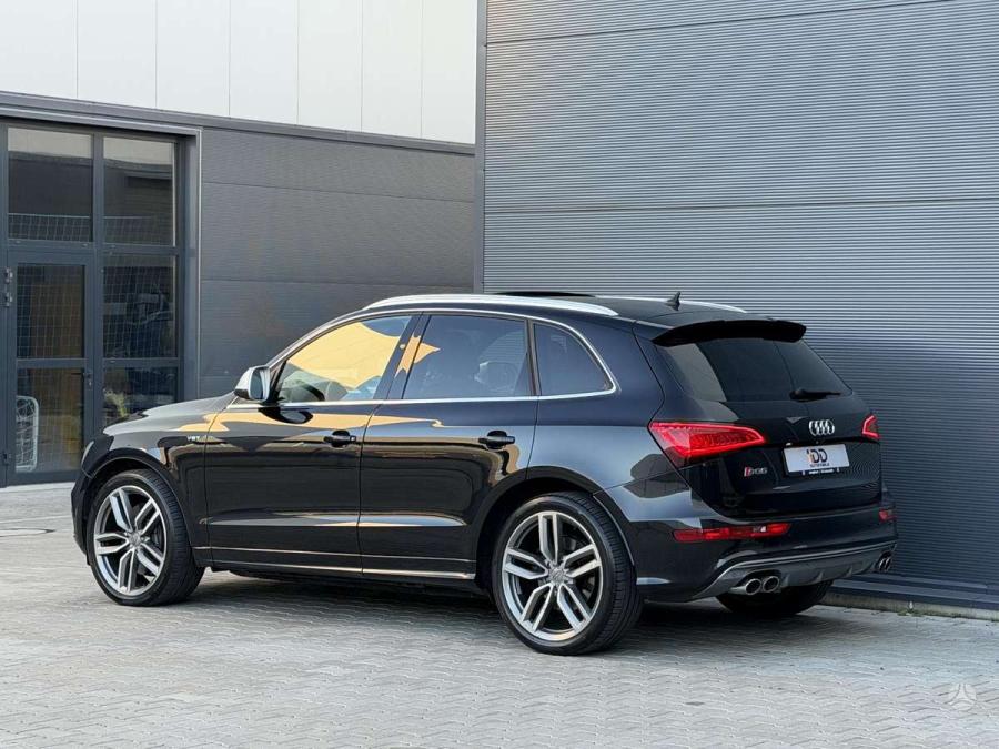 Black Audi SQ5 2013 in Kaunas, with an engine capacity of 2.97 L and mileage of 294 thousand km for 13690 €, photo 6 on AUTOMOTO.COM.LV