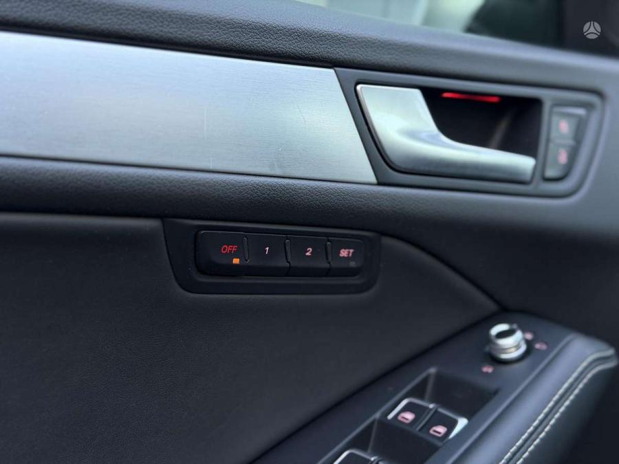 Black Audi SQ5 2013 in Kaunas, with an engine capacity of 2.97 L and mileage of 294 thousand km for 13690 €, photo 38 on AUTOMOTO.COM.LV