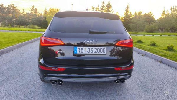 Black Audi SQ5 2013 in Panevezys, with an engine capacity of 2.97 L and mileage of 248 thousand km for 13400 €, photo 5 on AUTOMOTO.COM.LV