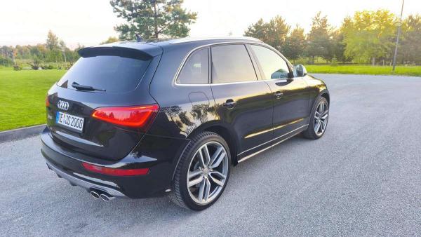Black Audi SQ5 2013 in Panevezys, with an engine capacity of 2.97 L and mileage of 248 thousand km for 13400 €, photo 6 on AUTOMOTO.COM.LV