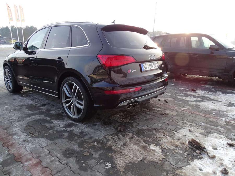 Black Audi SQ5 2014 in Utena, with an engine capacity of 3.00 L and mileage of 256 thousand km for 16750 €, photo 5 on AUTOMOTO.COM.LV