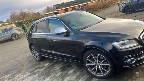 Melns Audi SQ5 2014 Panevēža, ar dzinēja tilpumu 2.97 L un nobraukumu 391 tūkst. km par 12999 €, foto 3 vietnē AUTOMOTO.COM.LV