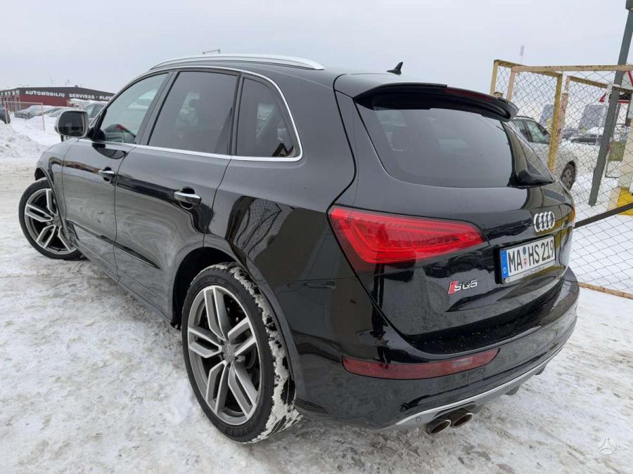 Black Audi SQ5 2014 in Vilnius, with an engine capacity of 3.00 L and mileage of 270 thousand km for 14300 €, photo 6 on AUTOMOTO.COM.LV