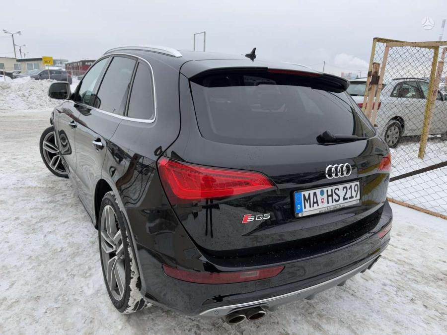 Black Audi SQ5 2014 in Vilnius, with an engine capacity of 3.00 L and mileage of 270 thousand km for 14300 €, photo 7 on AUTOMOTO.COM.LV