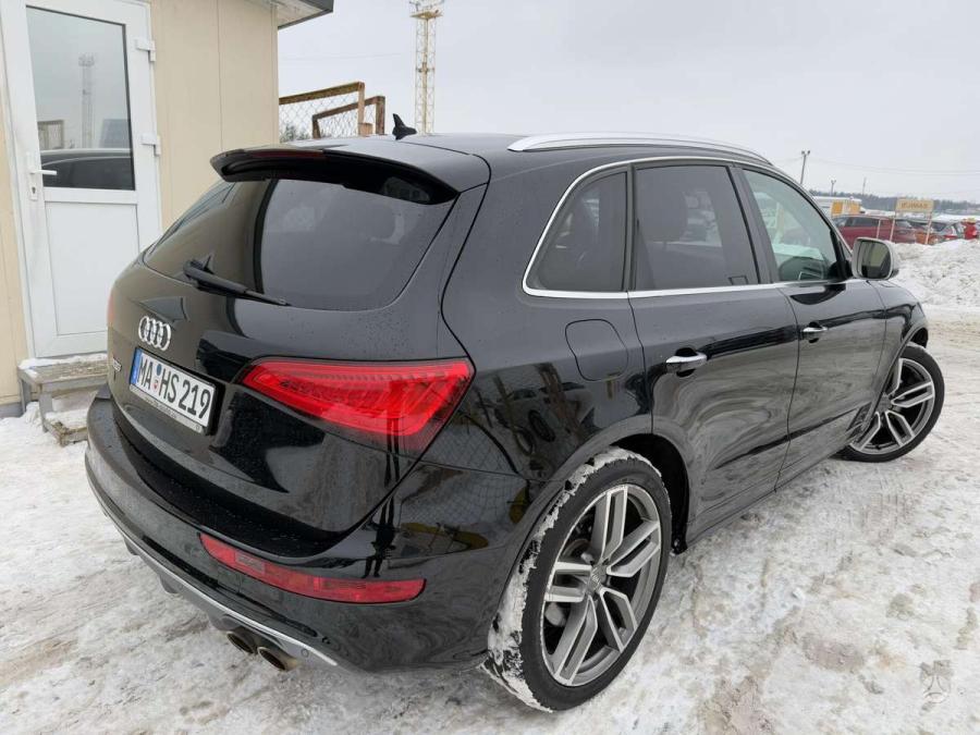 Black Audi SQ5 2014 in Vilnius, with an engine capacity of 3.00 L and mileage of 270 thousand km for 14300 €, photo 9 on AUTOMOTO.COM.LV
