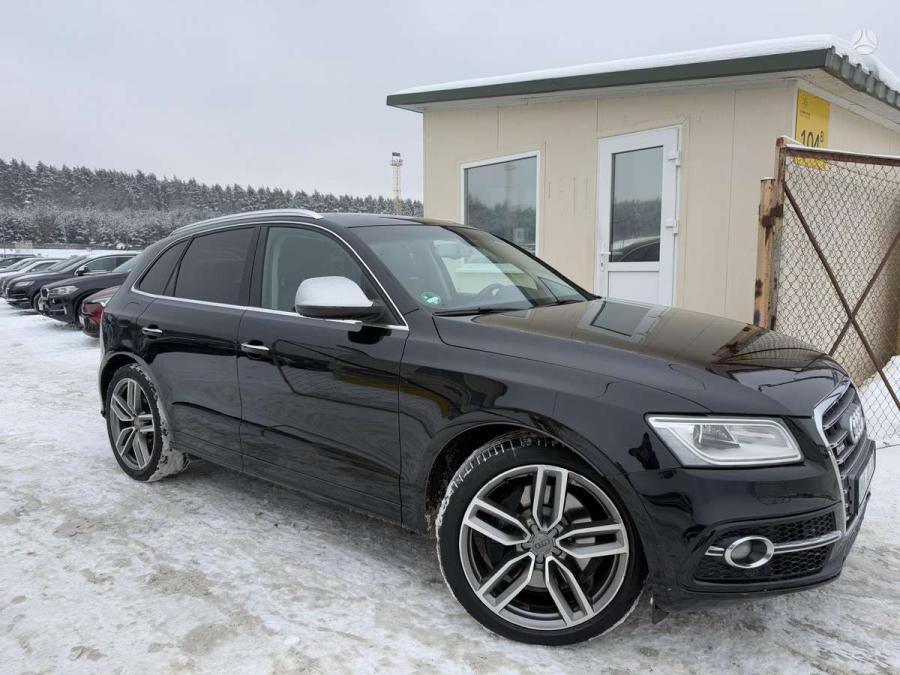 Black Audi SQ5 2014 in Vilnius, with an engine capacity of 3.00 L and mileage of 270 thousand km for 14300 €, photo 11 on AUTOMOTO.COM.LV
