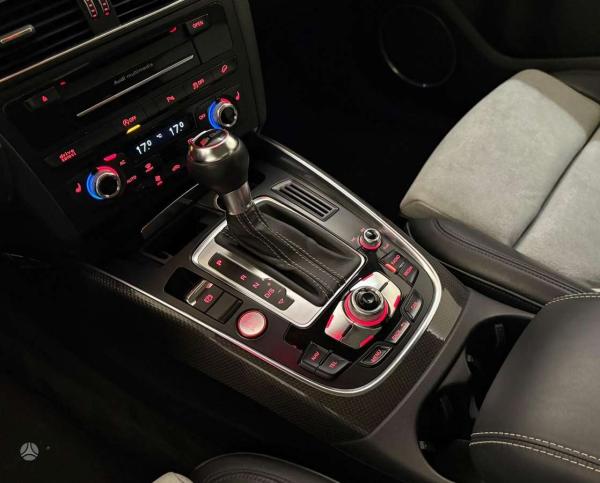 Black Audi SQ5 2014 in Marijampole, with an engine capacity of 2.97 L and mileage of 194 thousand km for 15450 €, photo 4 on AUTOMOTO.COM.LV