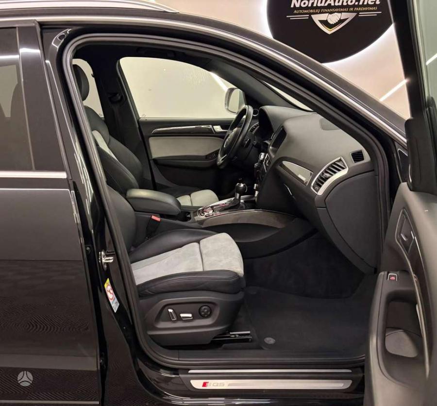 Black Audi SQ5 2014 in Marijampole, with an engine capacity of 2.97 L and mileage of 194 thousand km for 15450 €, photo 16 on AUTOMOTO.COM.LV