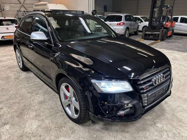 Melns Audi SQ5 2015 Prienai, ar dzinēja tilpumu 2.97 L un nobraukumu 167 tūkst. km par 15200 €, foto 3 vietnē AUTOMOTO.COM.LV