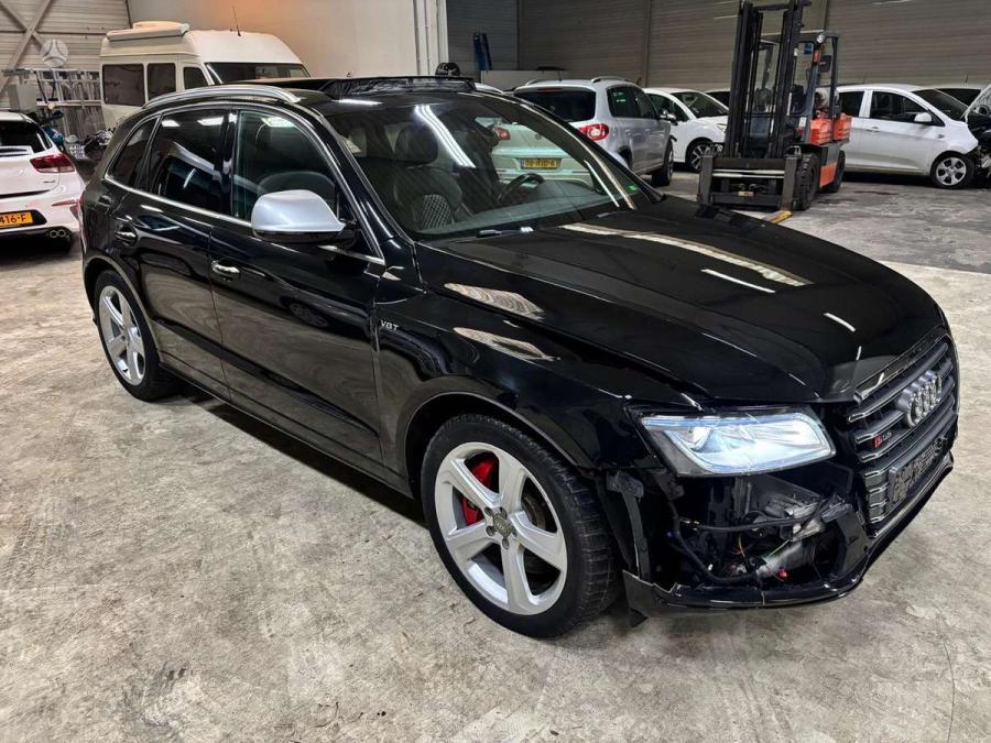 Black Audi SQ5 2015 in Prienai, with an engine capacity of 2.97 L and mileage of 167 thousand km for 15200 €, photo 6 on AUTOMOTO.COM.LV