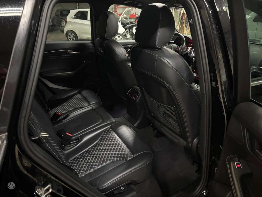 Black Audi SQ5 2015 in Prienai, with an engine capacity of 2.97 L and mileage of 167 thousand km for 15200 €, photo 18 on AUTOMOTO.COM.LV