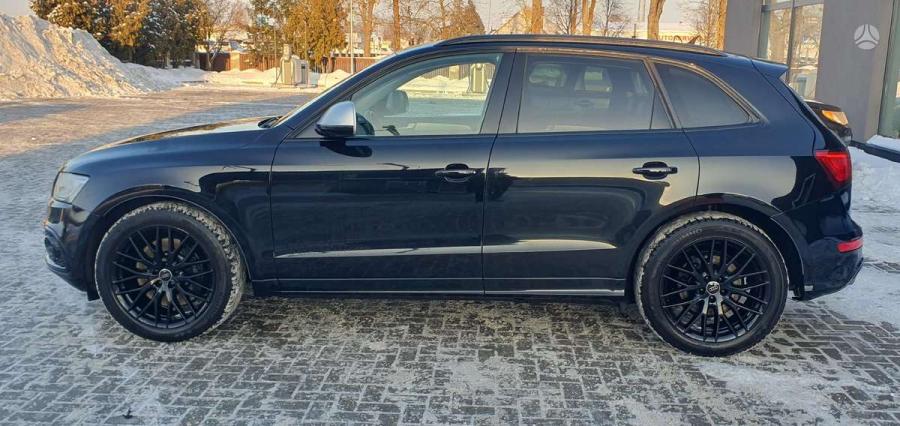 Black Audi SQ5 2015 in Taurage, with an engine capacity of 2.97 L and mileage of 245 thousand km for 15500 €, photo 4 on AUTOMOTO.COM.LV