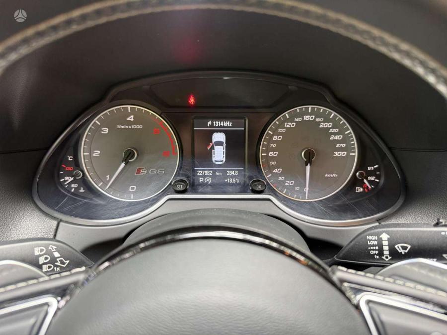 Melns Audi SQ5 2015 Tauragė, ar dzinēja tilpumu 2.97 L un nobraukumu 228 tūkst. km par 13900 €, foto 15 vietnē AUTOMOTO.COM.LV