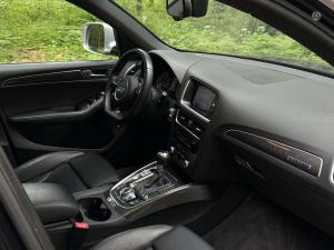 Melns Audi SQ5 2015 Tauragė, ar dzinēja tilpumu 2.97 L un nobraukumu 228 tūkst. km par 13900 €, foto 20 vietnē AUTOMOTO.COM.LV