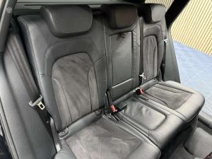 Melns Audi SQ5 2015 Marijampole, ar dzinēja tilpumu 2.97 L un nobraukumu 249 tūkst. km par 13500 €, foto 19 vietnē AUTOMOTO.COM.LV