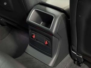 Melns Audi SQ5 2015 Marijampole, ar dzinēja tilpumu 2.97 L un nobraukumu 249 tūkst. km par 13500 €, foto 21 vietnē AUTOMOTO.COM.LV