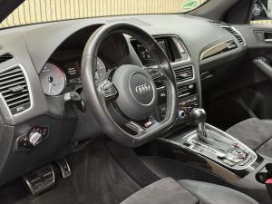 Melns Audi SQ5 2015 Marijampole, ar dzinēja tilpumu 2.97 L un nobraukumu 249 tūkst. km par 13500 €, foto 26 vietnē AUTOMOTO.COM.LV