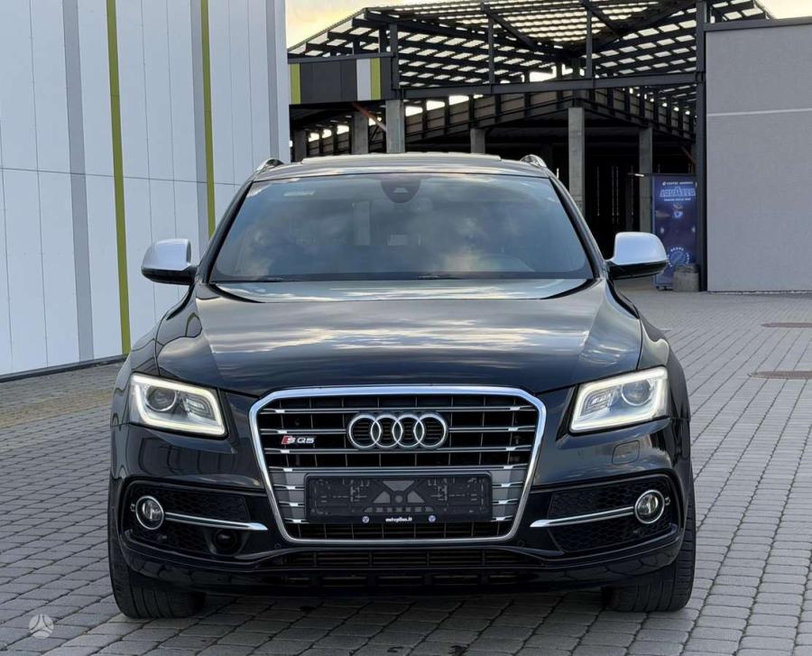 Black Audi SQ5 2015 in Raseiniai, with an engine capacity of 2.97 L and mileage of 210 thousand km for 15250 €, photo 3 on AUTOMOTO.COM.LV